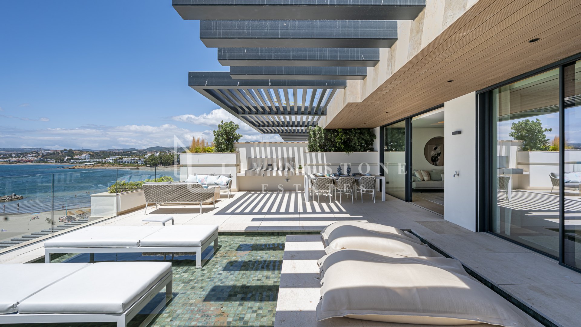 Ikkil Bay: eight luxury beachfront residences in Estepona with spacious ...