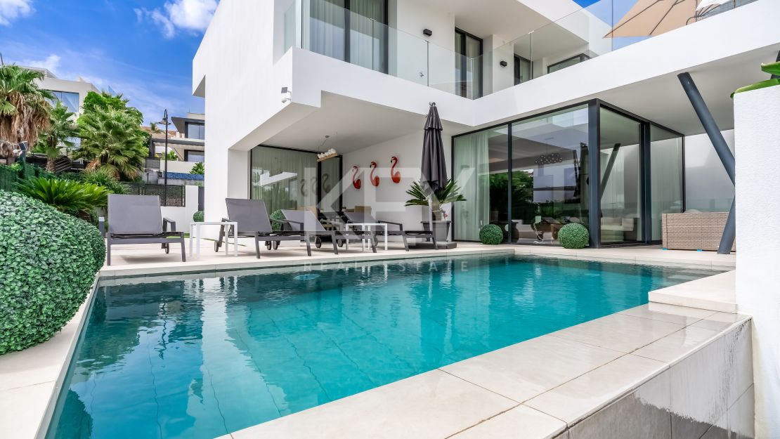 Villas for rent in El Campanario, Estepona