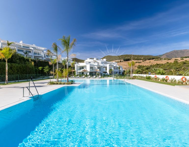 Properties for sale in Alcazaba Lagoon, Casares