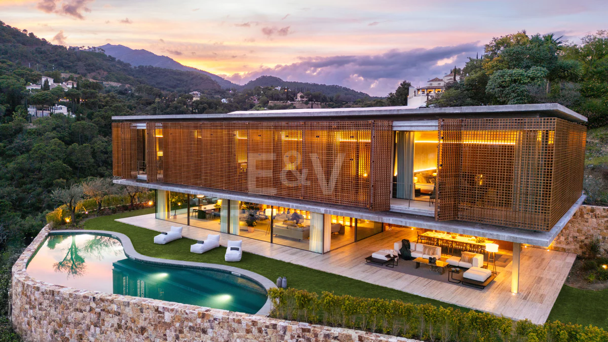 Villa Alia, El Madroñal - Escapa a un Estilo de Vida Elevado