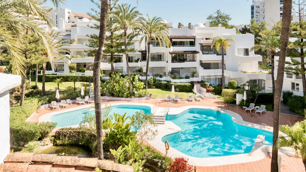 Front Line Beach properties for sale in Marbella Golden Mile, Marbella ...