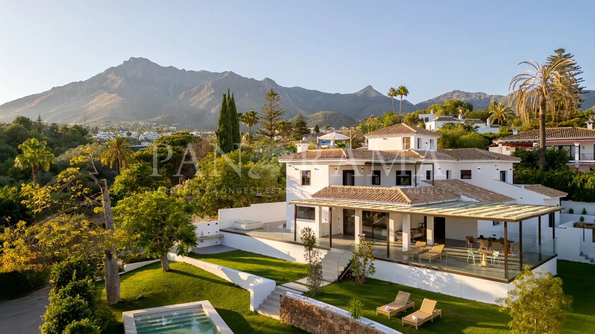 Luxury properties for sale in Pavona Real, Marbella Town Centre