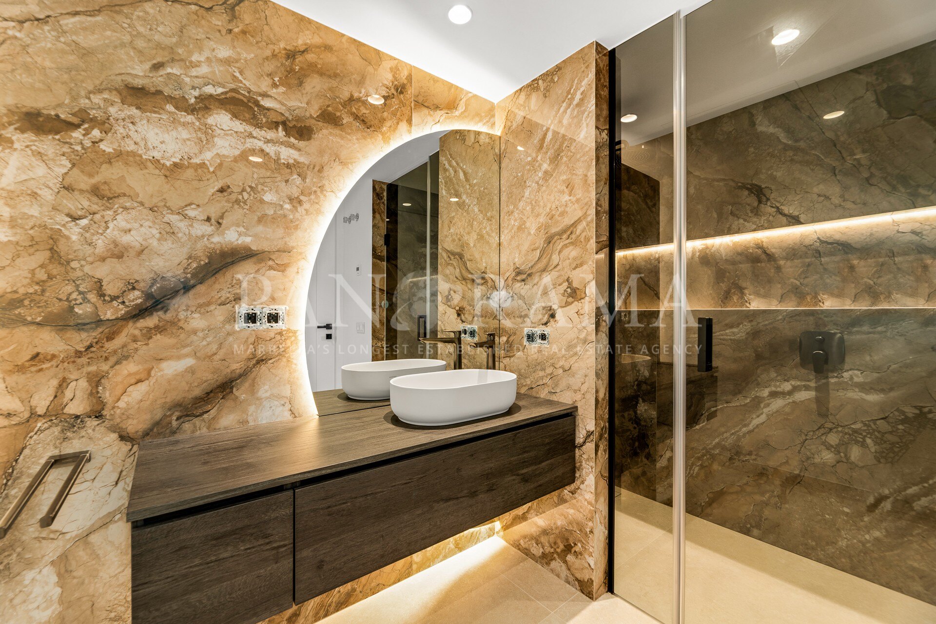 Town House for sale in El Velerin, Estepona East - €2,599,000 - Panorama