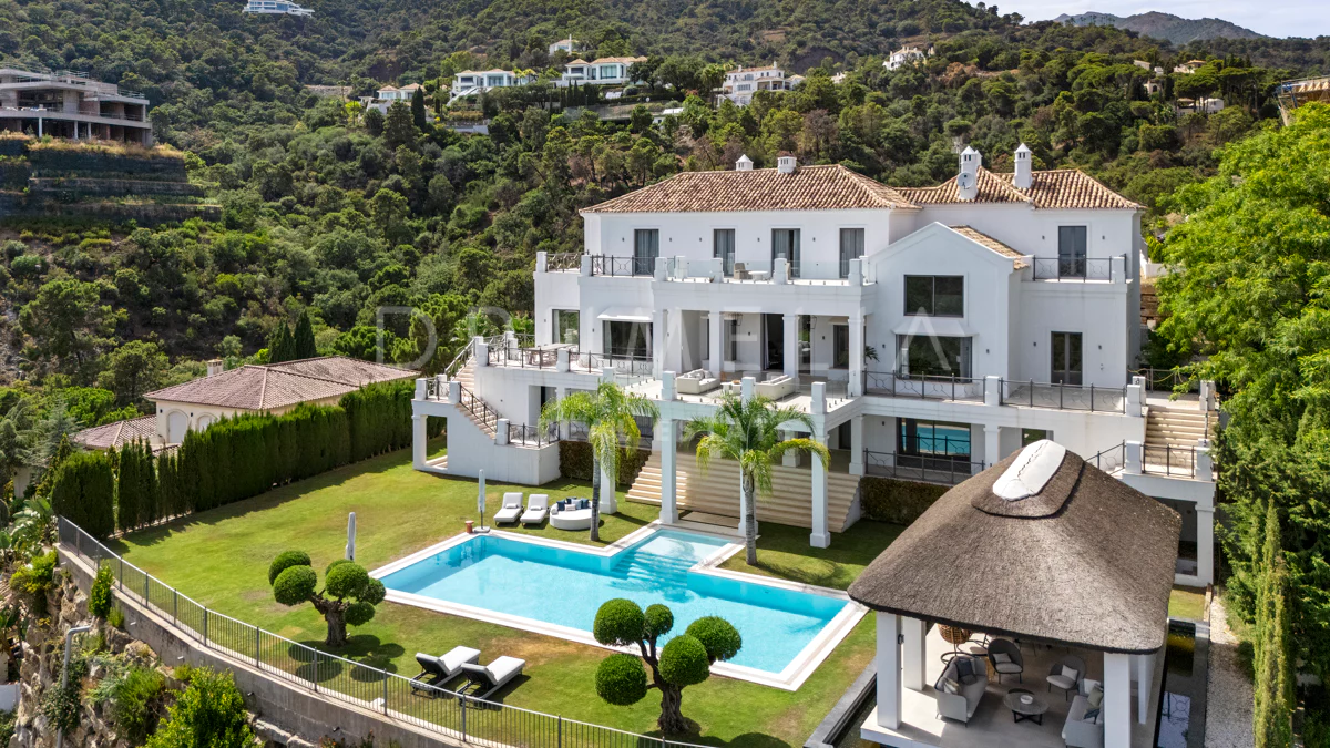 Magnificent mansion for sale in the prestigious El Madroñal with ...