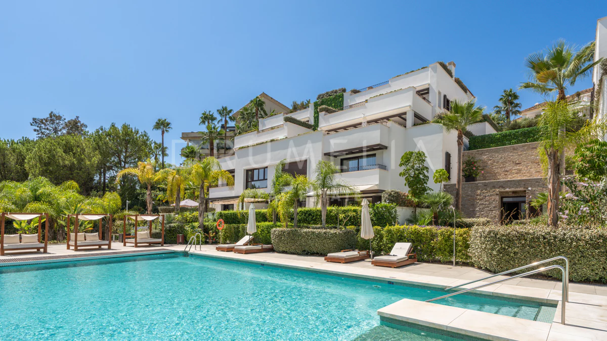 Contemporary and luxury duplex penthouse in exclusive Lomas del Rey ...