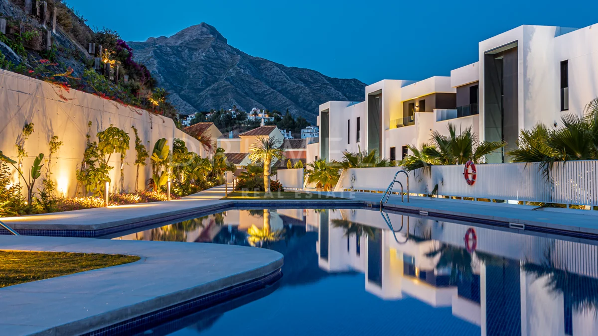Stylish modern luxury apartment with panoramic sea views in Azahar de ...