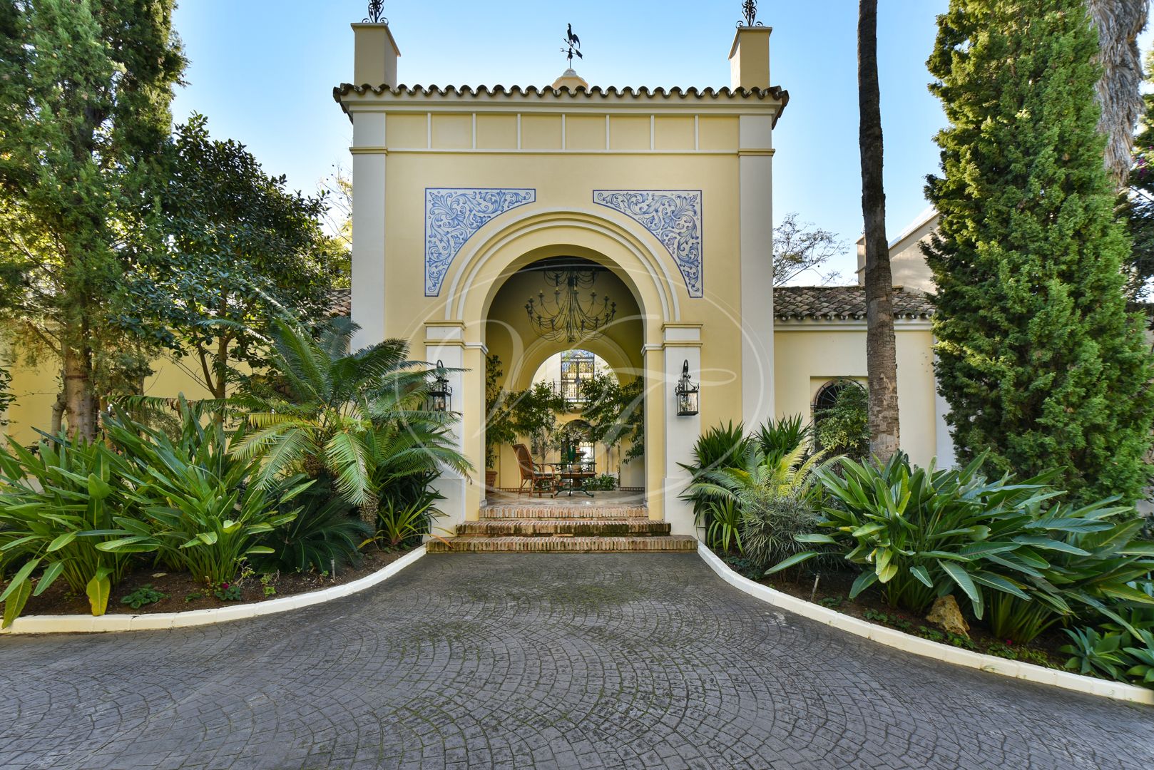 Luxury country villas for sale in Andalusia | Villas & Fincas