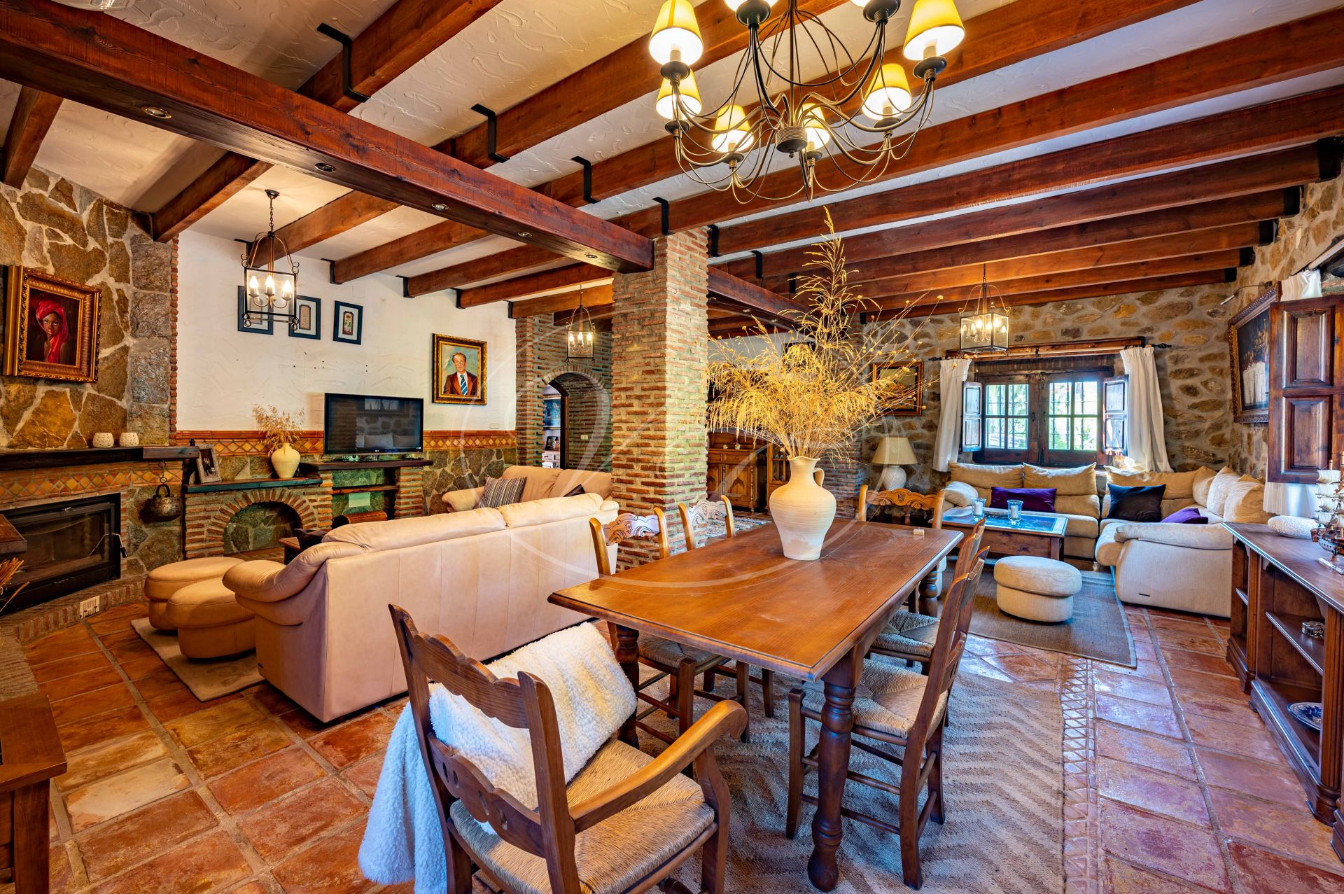 Large farm with stables, grazing land and olive grove, Casarabonela ...