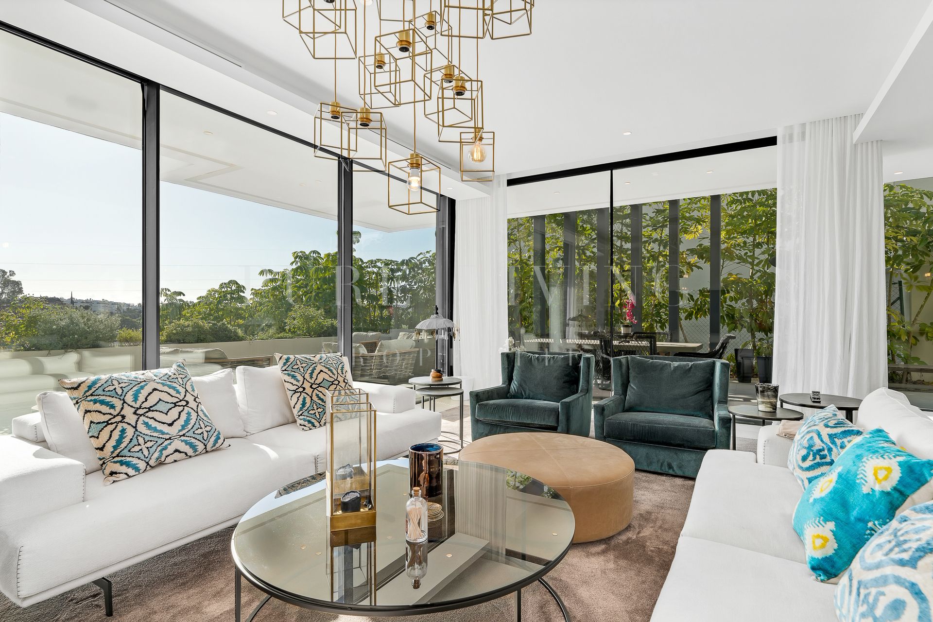 Modern villas and apartments for long term rent in El Campanario, Estepona East