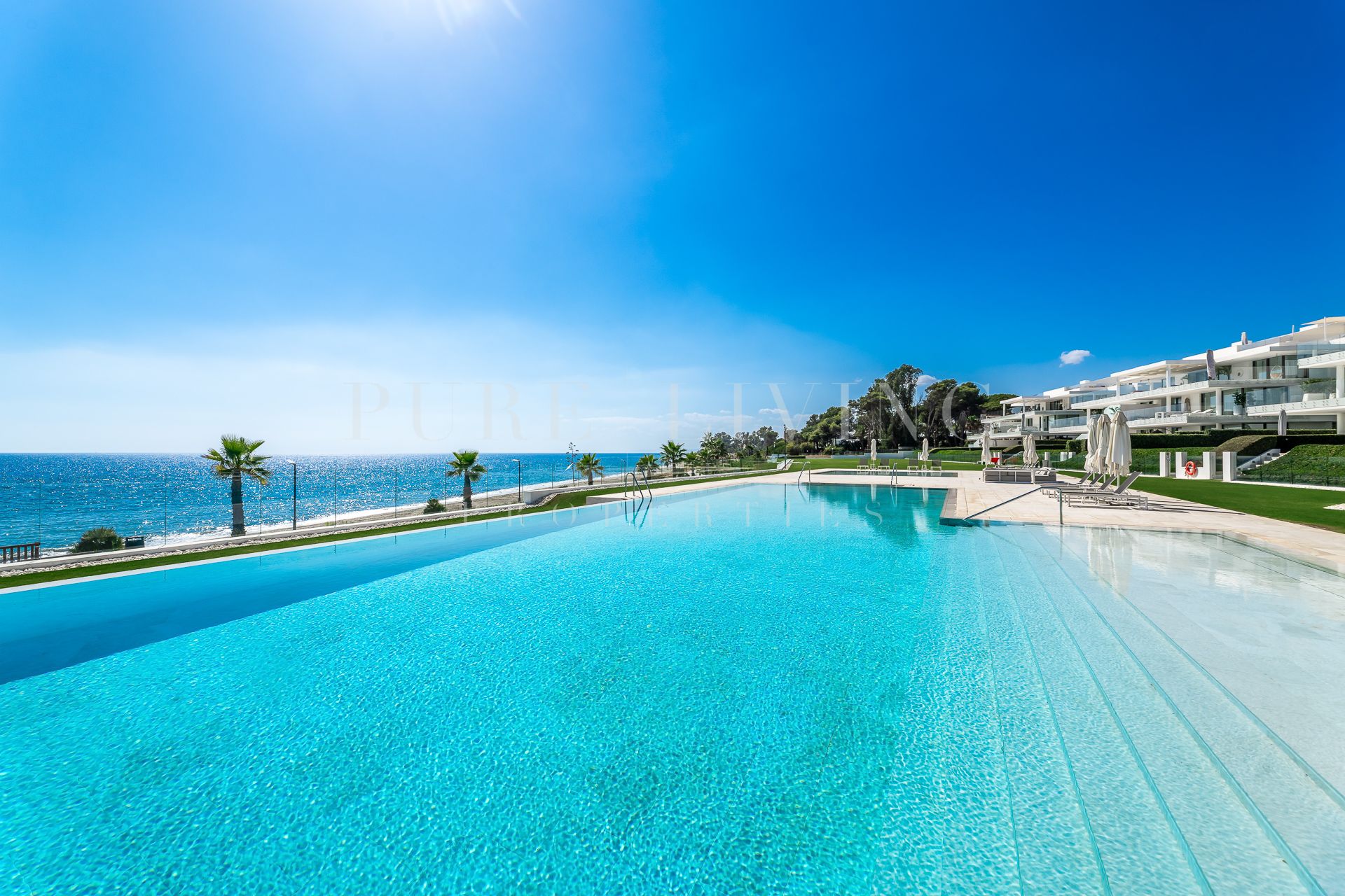 Luxury Beachfront Apartment in the Emare Residential Complex