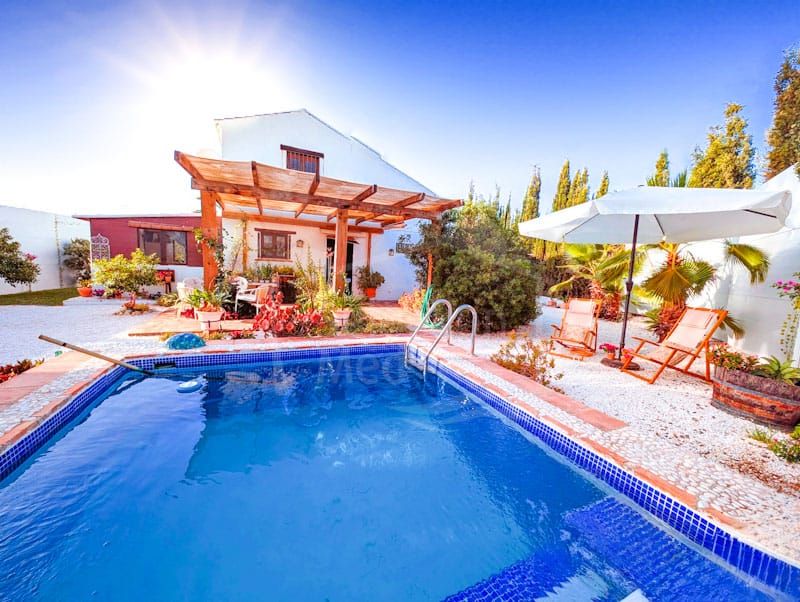 Houses for sale in El Velerin, Estepona East